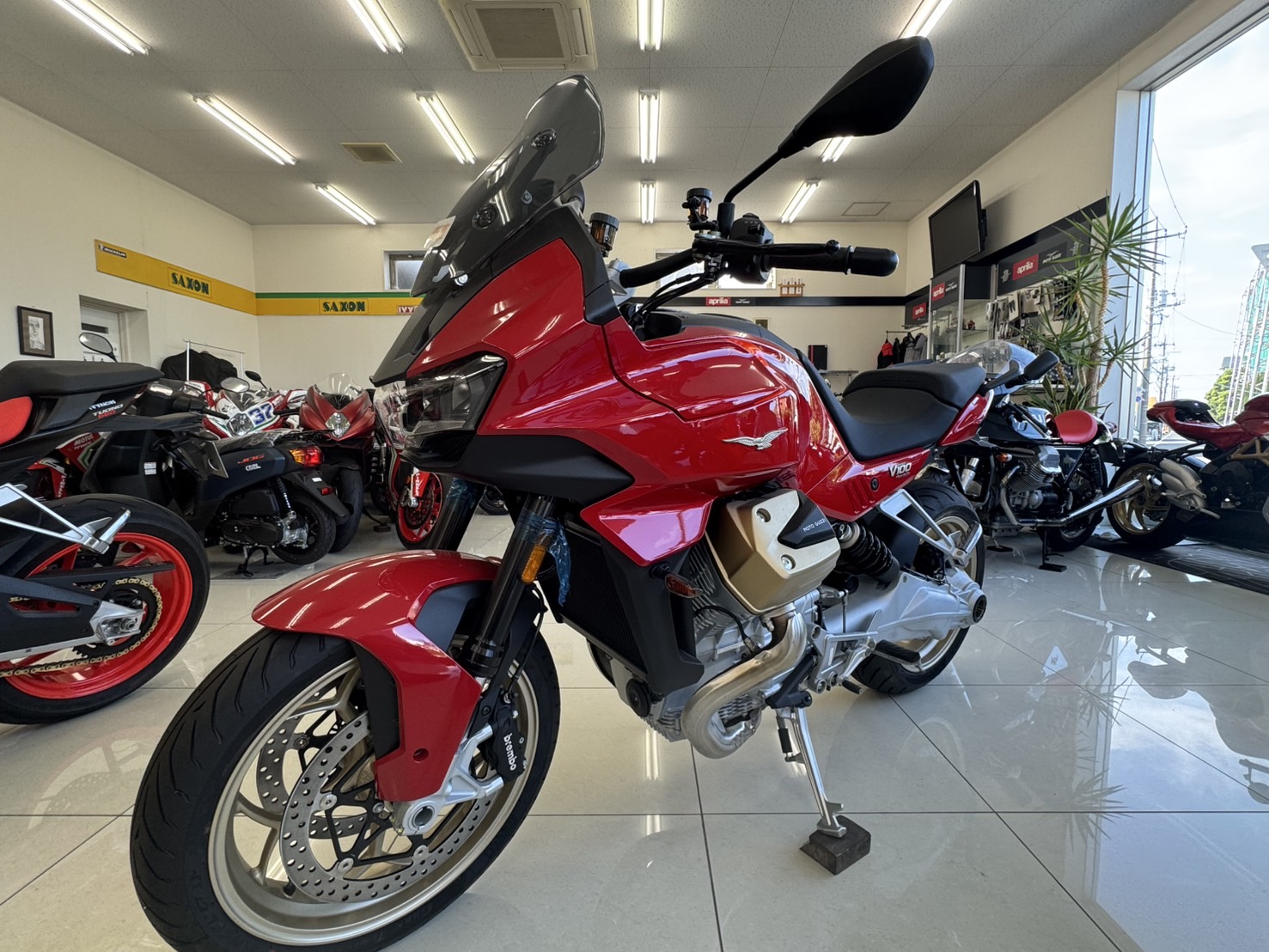 MOTOGUZZI V100 | 金城IVYRACING